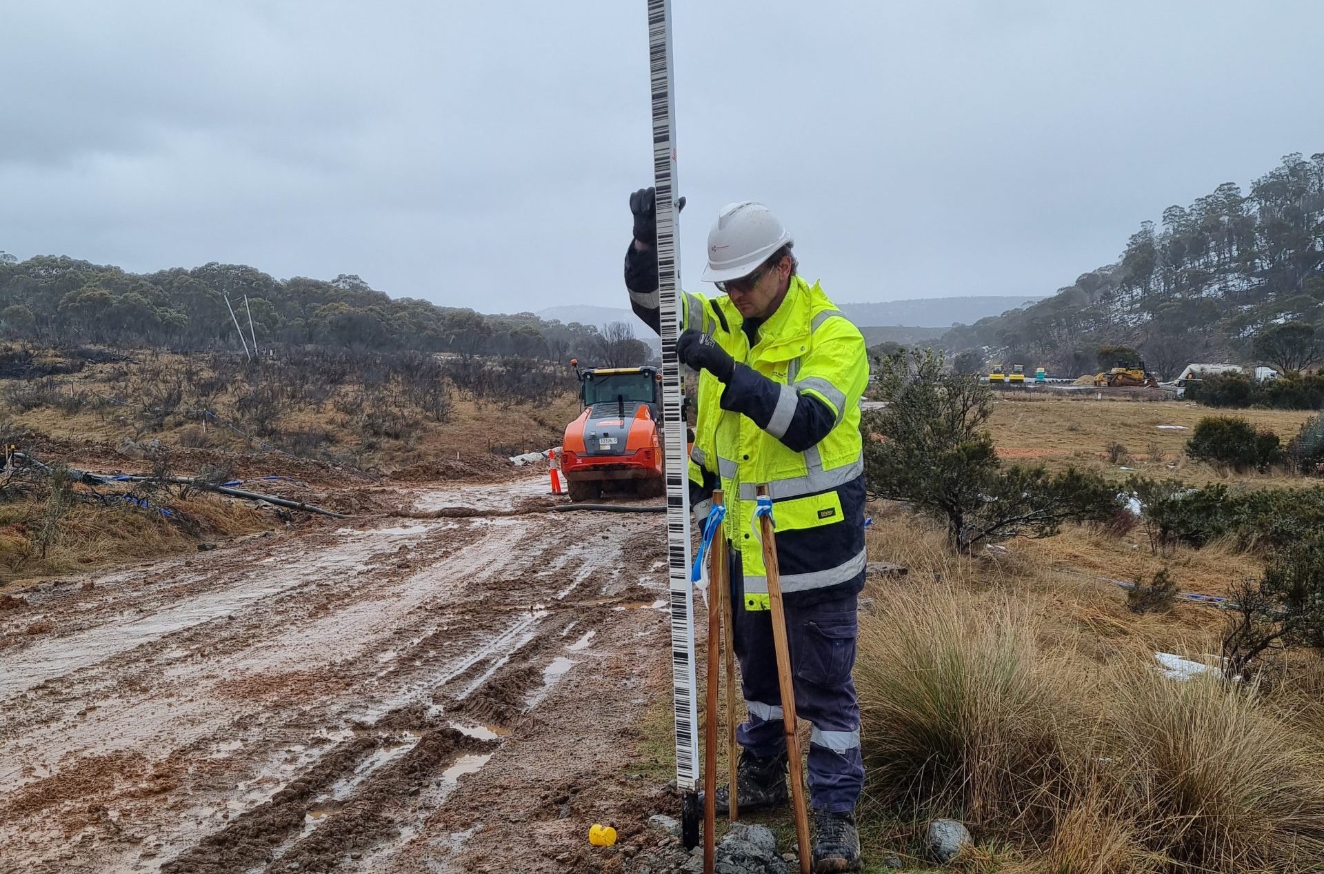 NEW TRAINEE SURVEYORS JOIN SNOWY 2.0 TEAM - Snowy Hydro